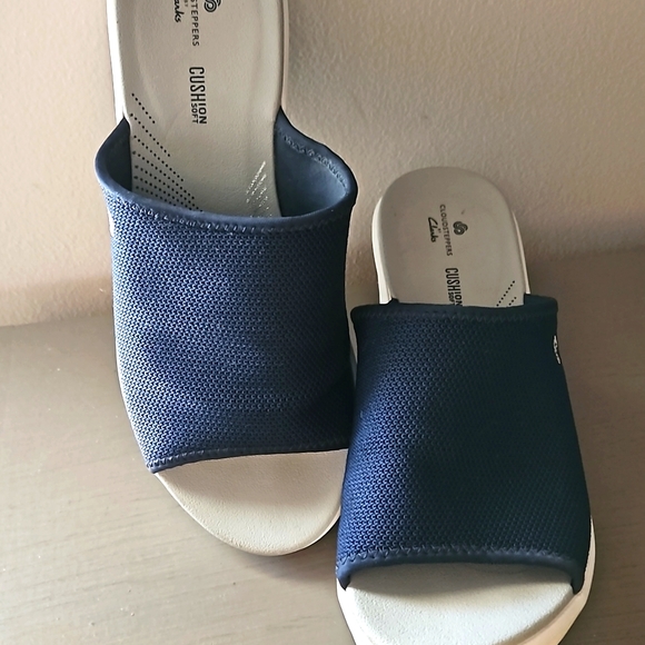 Cloudsteppers by Clarks | Shoes | Clarks Cloudstepper Arla Nora Slide ...